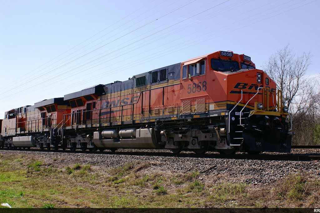 BNSF 5858
